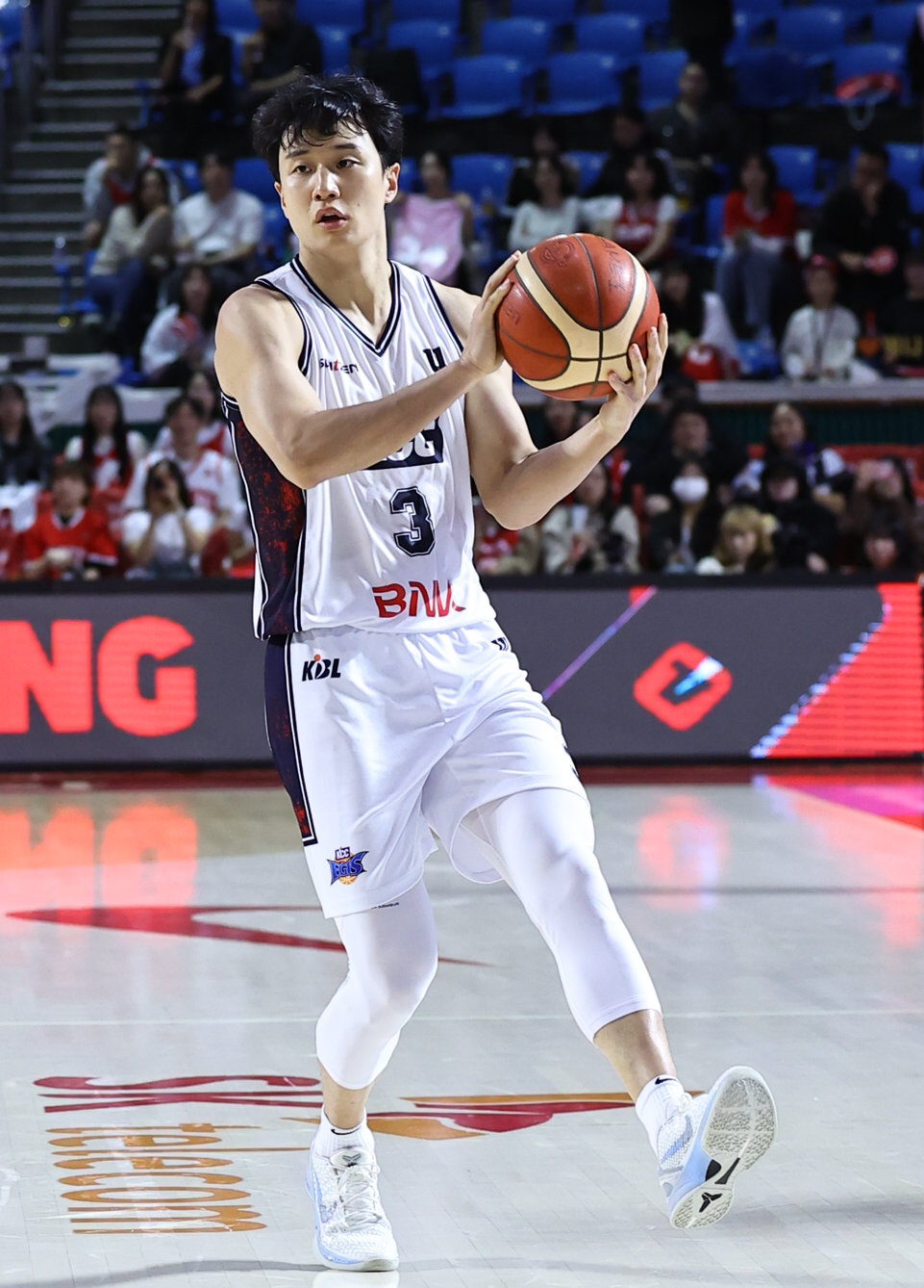 KCC 허웅, 프로데뷔 11년만에 첫 ‘라운드 MVP’