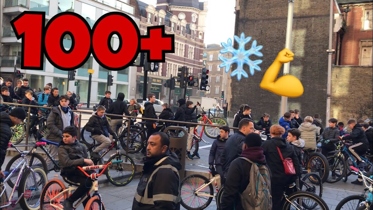 Cruising through London city on a calm ride