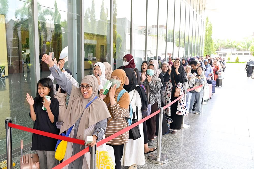 Momen Pengunjung Belanja di BFA Surabaya Day-1, Serbu Promo Menarik!