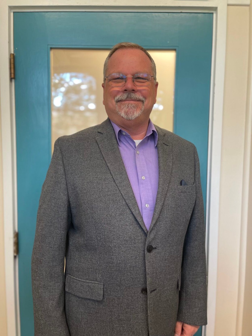 Principal resigns after allegedly using Grindr to pursue ‘secret school ...