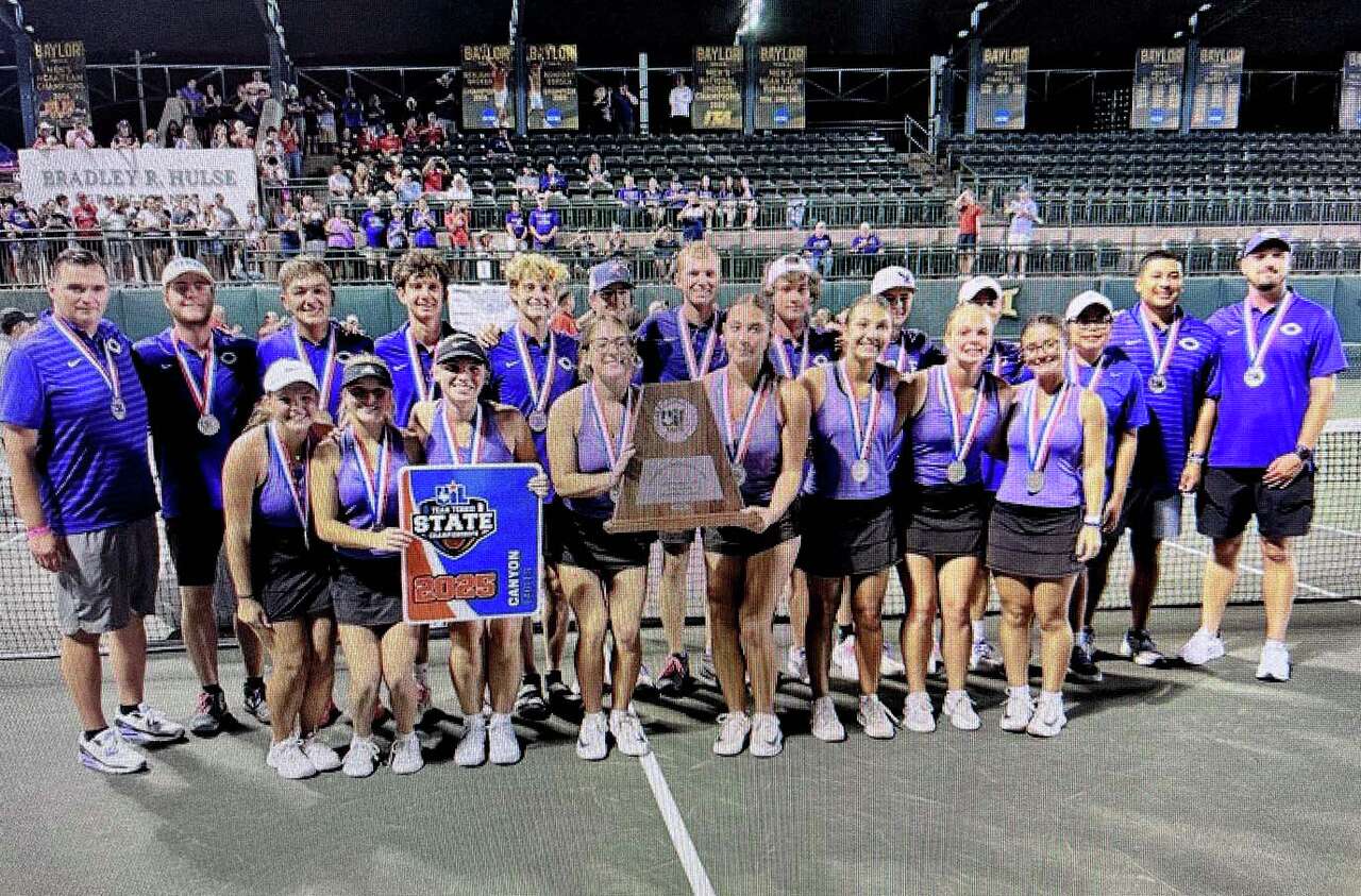 De Leon guides Canyon Team Tennis to 4A Runner-Up finish