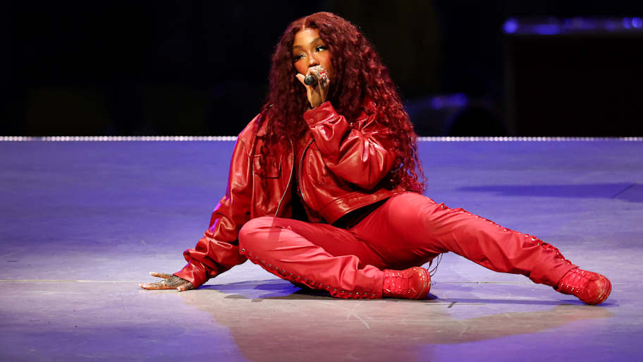 SZA addresses criticism for performing her Drake collab with Kendrick Lamar