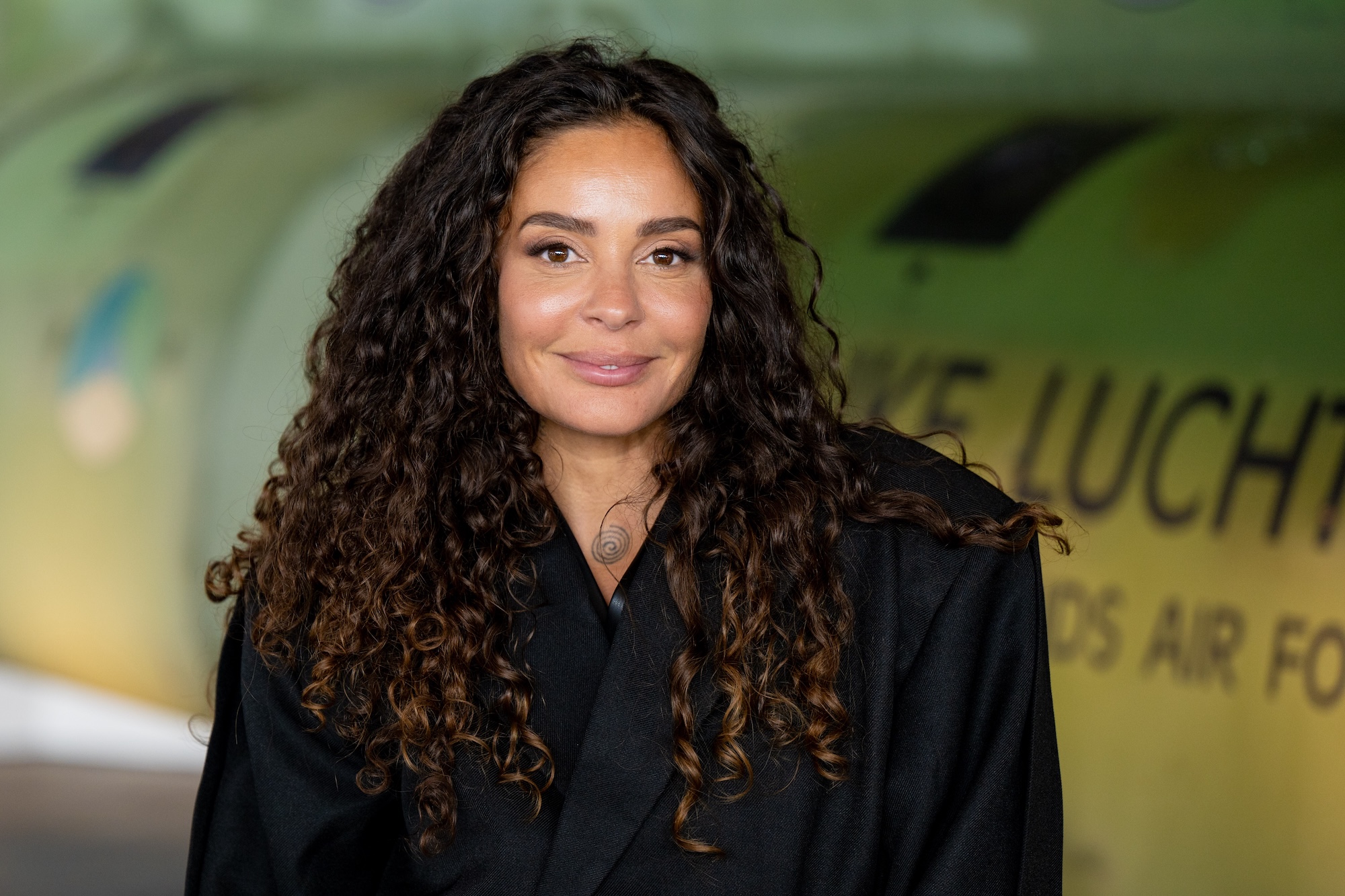 Fajah Lourens bijt van zich af na kritiek op cosmetische ingreep: 'Voel ...