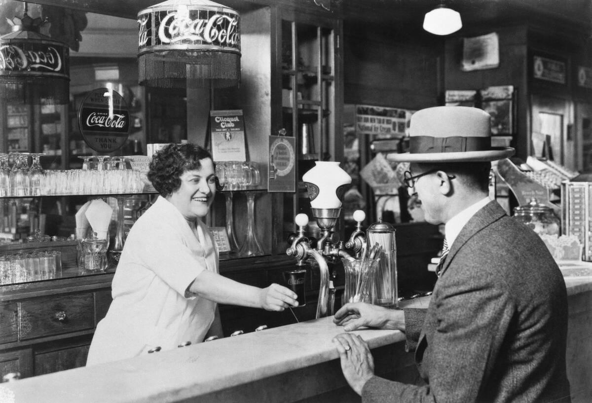 Popular drinks of the 1940s