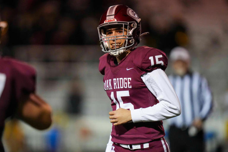Oak Ridge's Eli Pearson one of five semifinalists for Mr. Football's ...