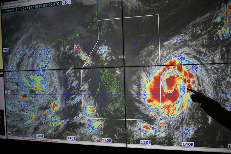 Uwan, still outside PAR, is now a typhoon, says Pagasa