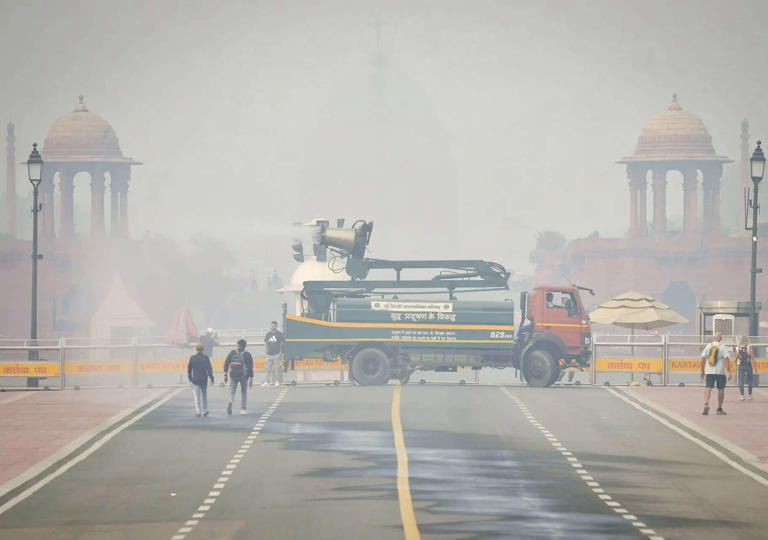 CM Rekha Gupta announces staggered working hours for Delhi govt ...