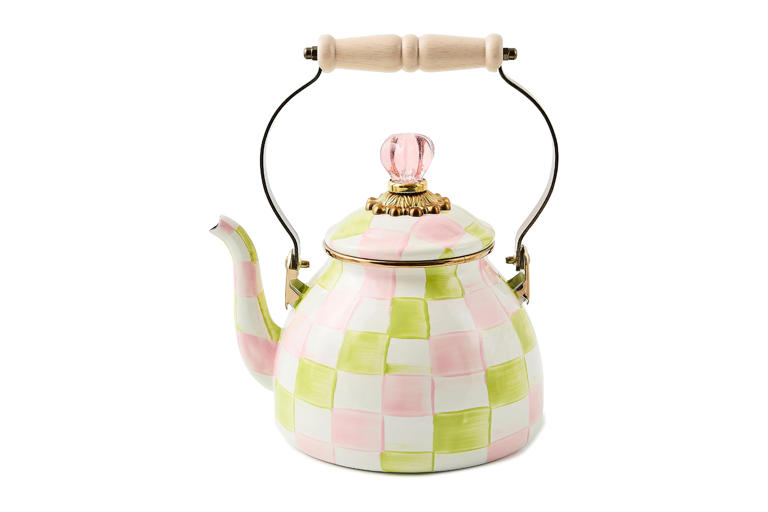 Nara Smith’s kitchen essentials include a retro toaster and the cutest ...