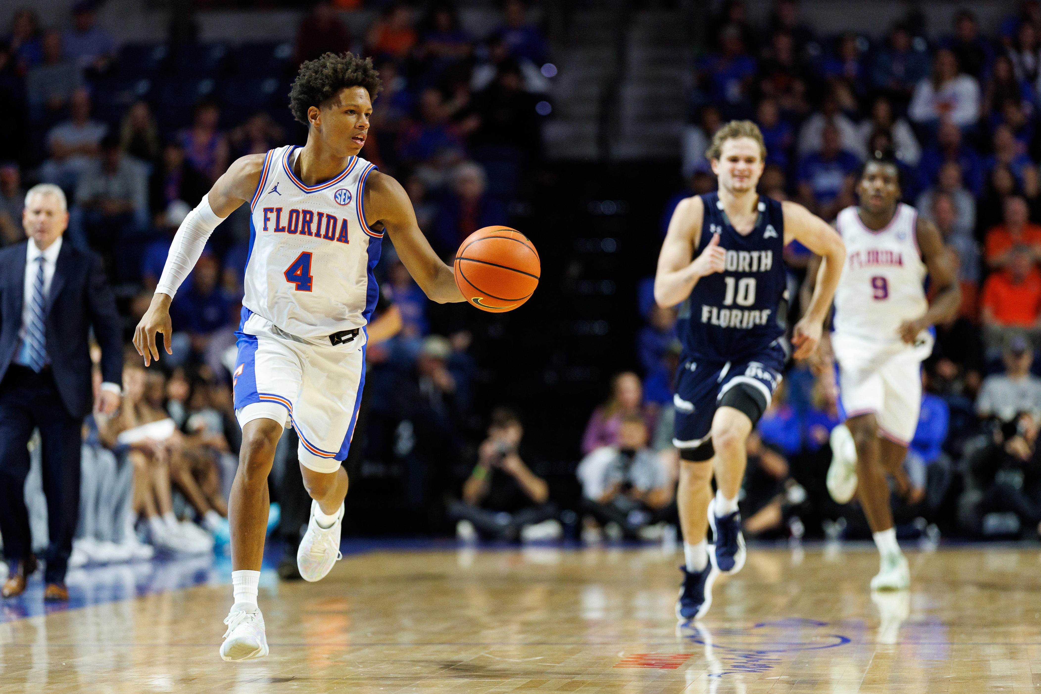 Florida basketball slips a couple spots in The Athletic's rankings ...