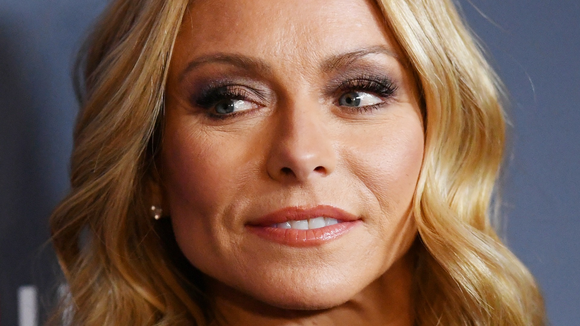 Outdated Outfits Kelly Ripa Should Have Left At Home