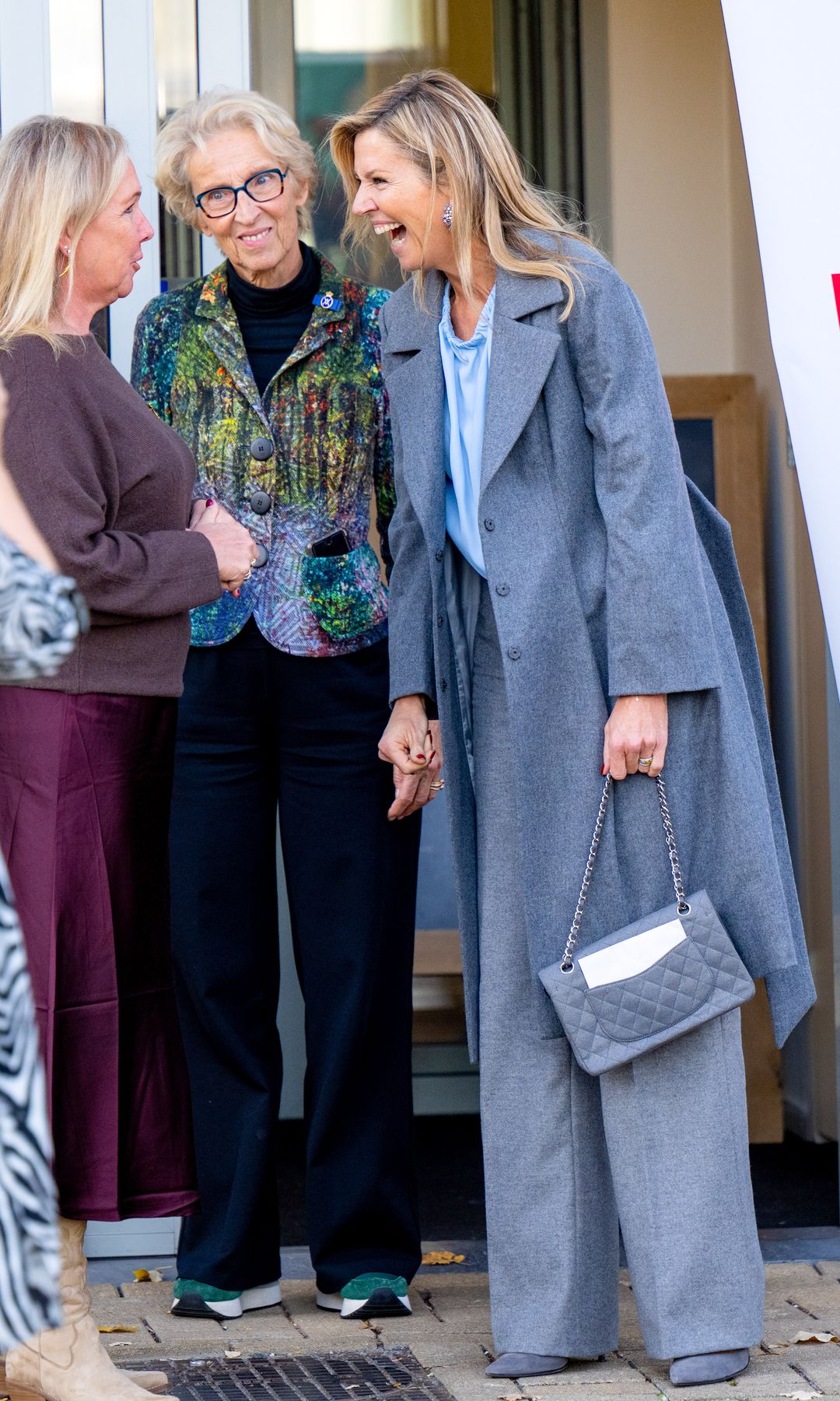 Queen Máxima of the Netherlands stuns in a chic grey suit while ...