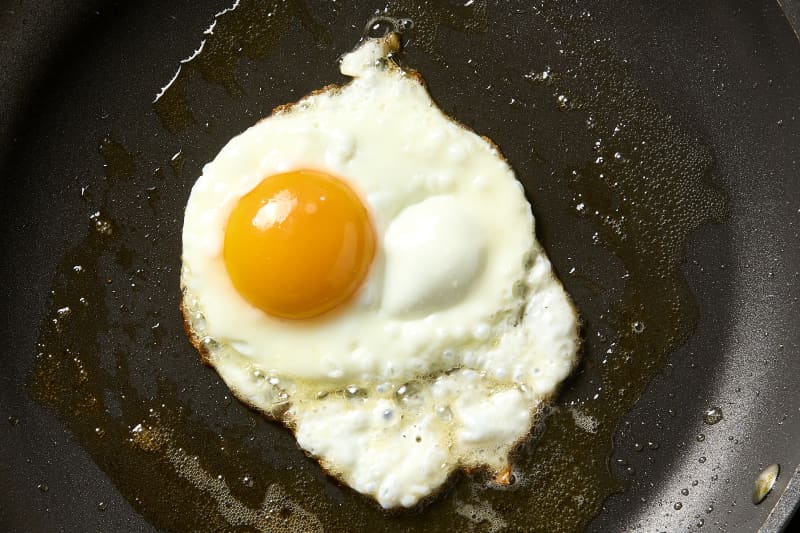 For the Best-Tasting Fried Egg, I Never Use Butter or Olive Oil - This ...