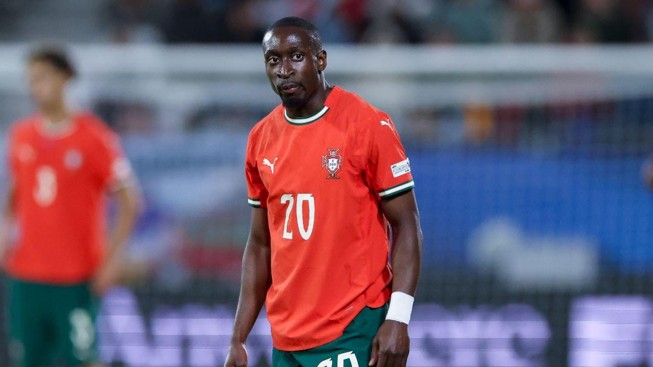 Seleção: Carlos Forbs é o 14.º estreante na era Roberto Martínez