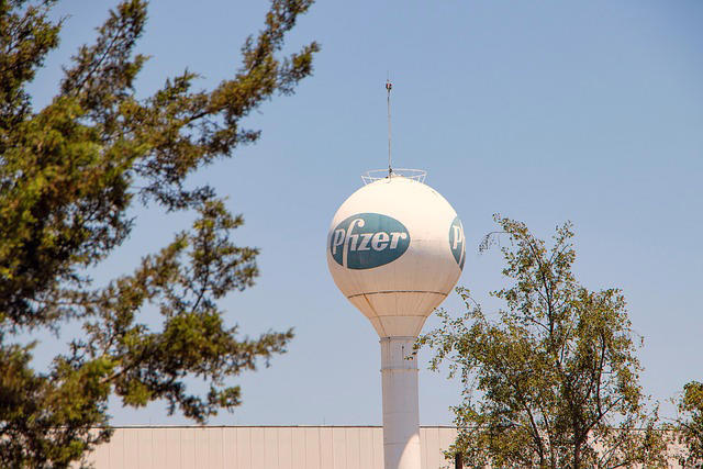 Study Suggests Possible Link Between Pfizer COVID-19 Vaccine and Vision ...