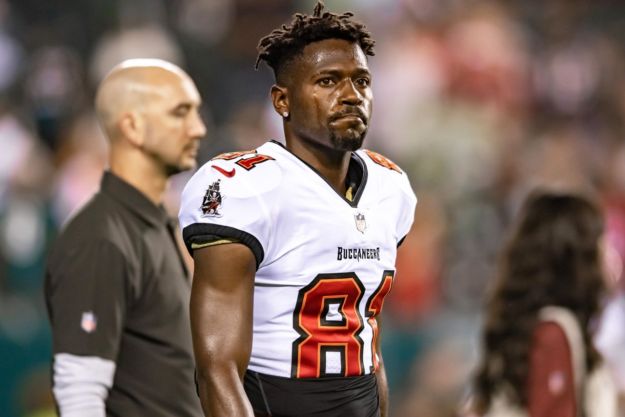 Antonio Brown Released from Jail on $25,000 Bond as He Faces Attempted ...