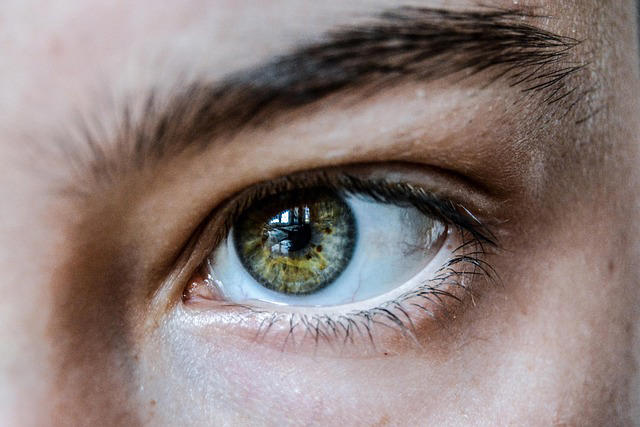 Study Suggests Possible Link Between Pfizer COVID-19 Vaccine and Vision ...