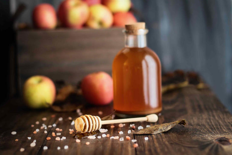 What happens to your body when you drink apple cider vinegar with honey?