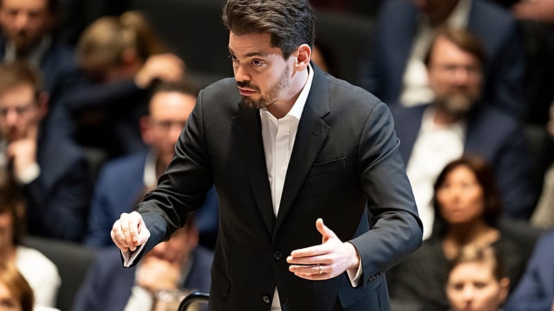 Protests disrupt Israeli conductor Lahav Shani's concert at the ...