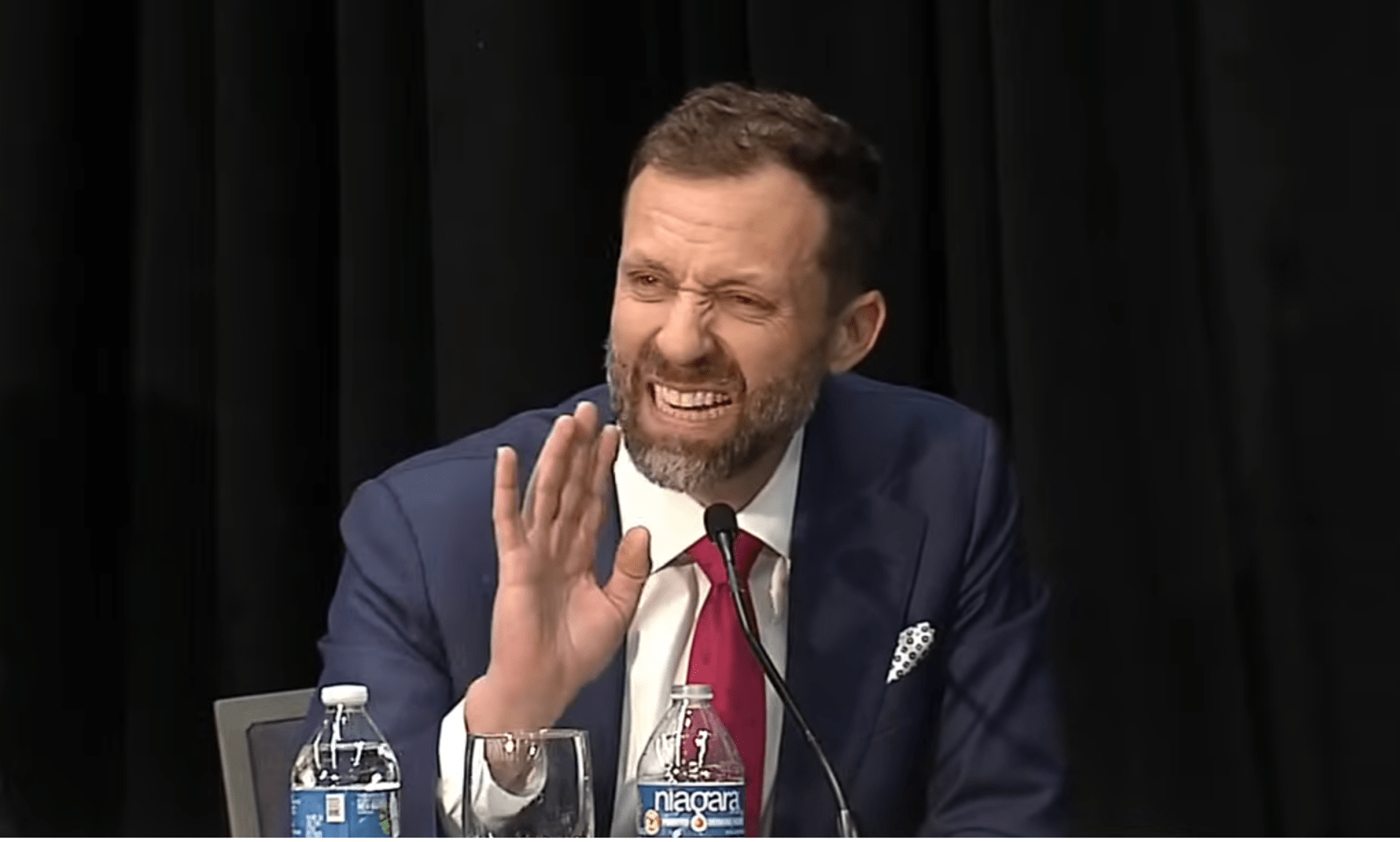 Trump AG ally 'turns heads' at conservative legal conference with new ...