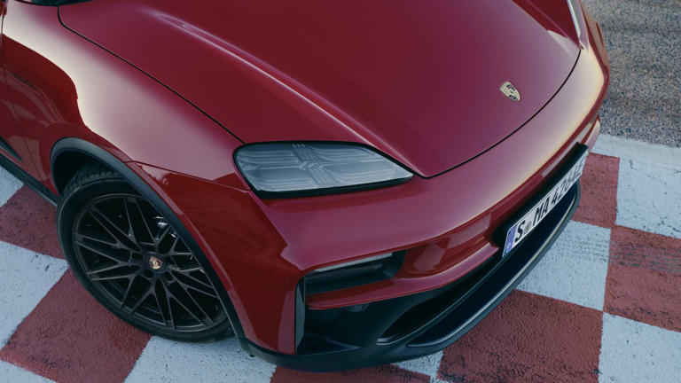 Porsche Macan GTS: Electric vs Gas-Powered Showdown