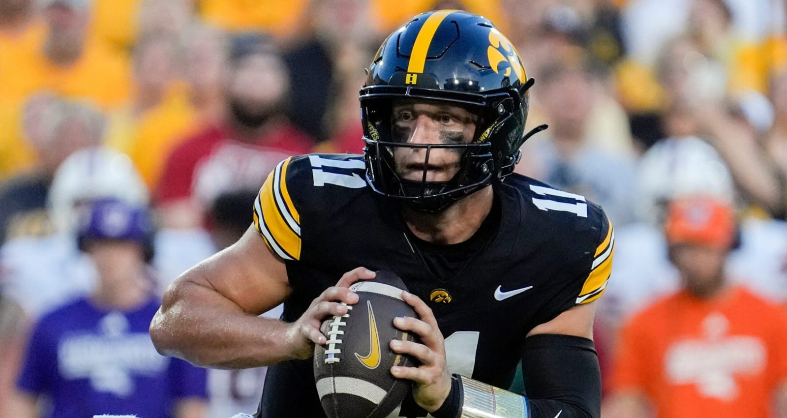 Other college football games of note in week 11