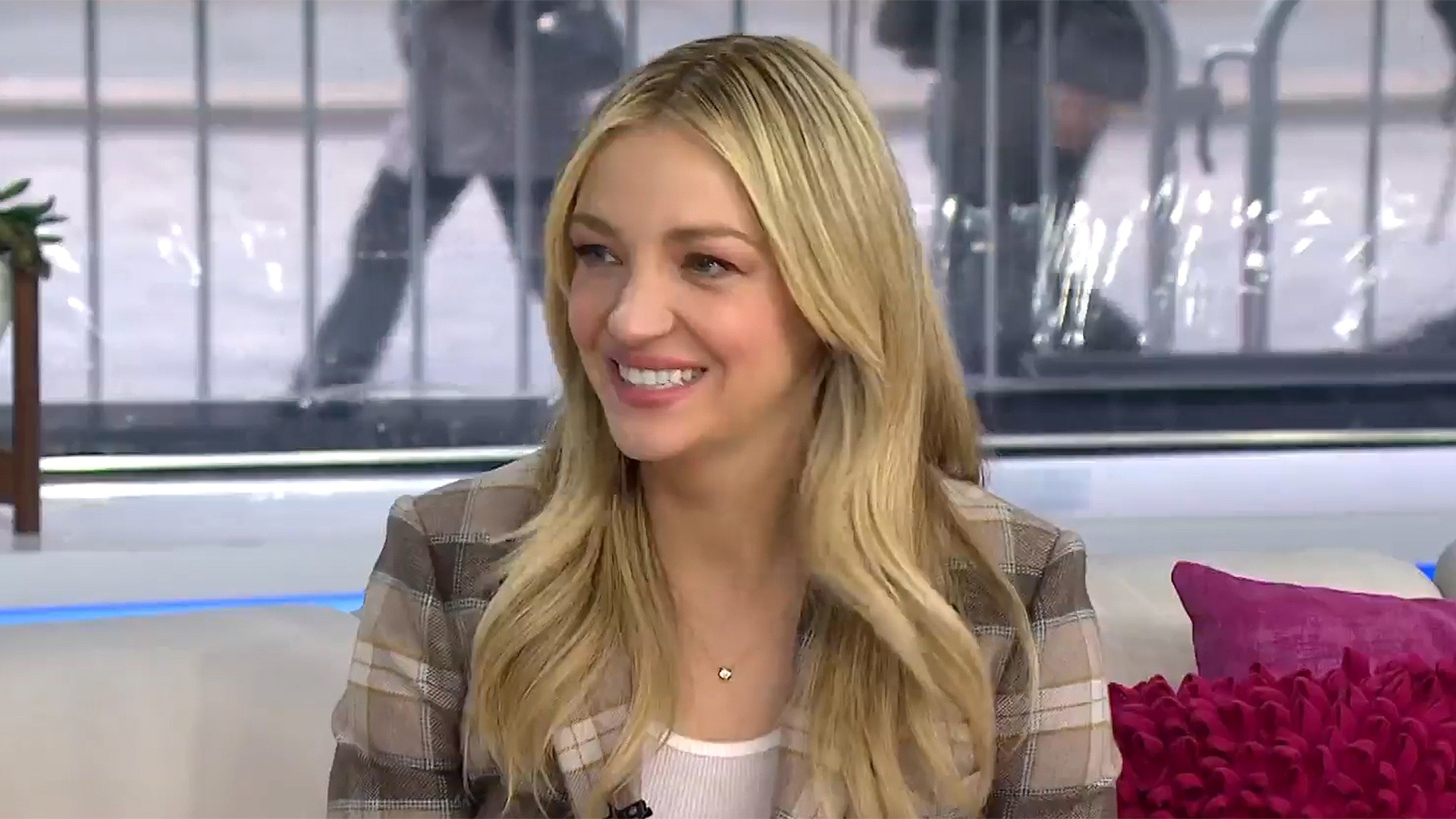 Abby Elliot Talks ‘All Her Fault,’ ‘SNL’ and Food on ‘The Bear’