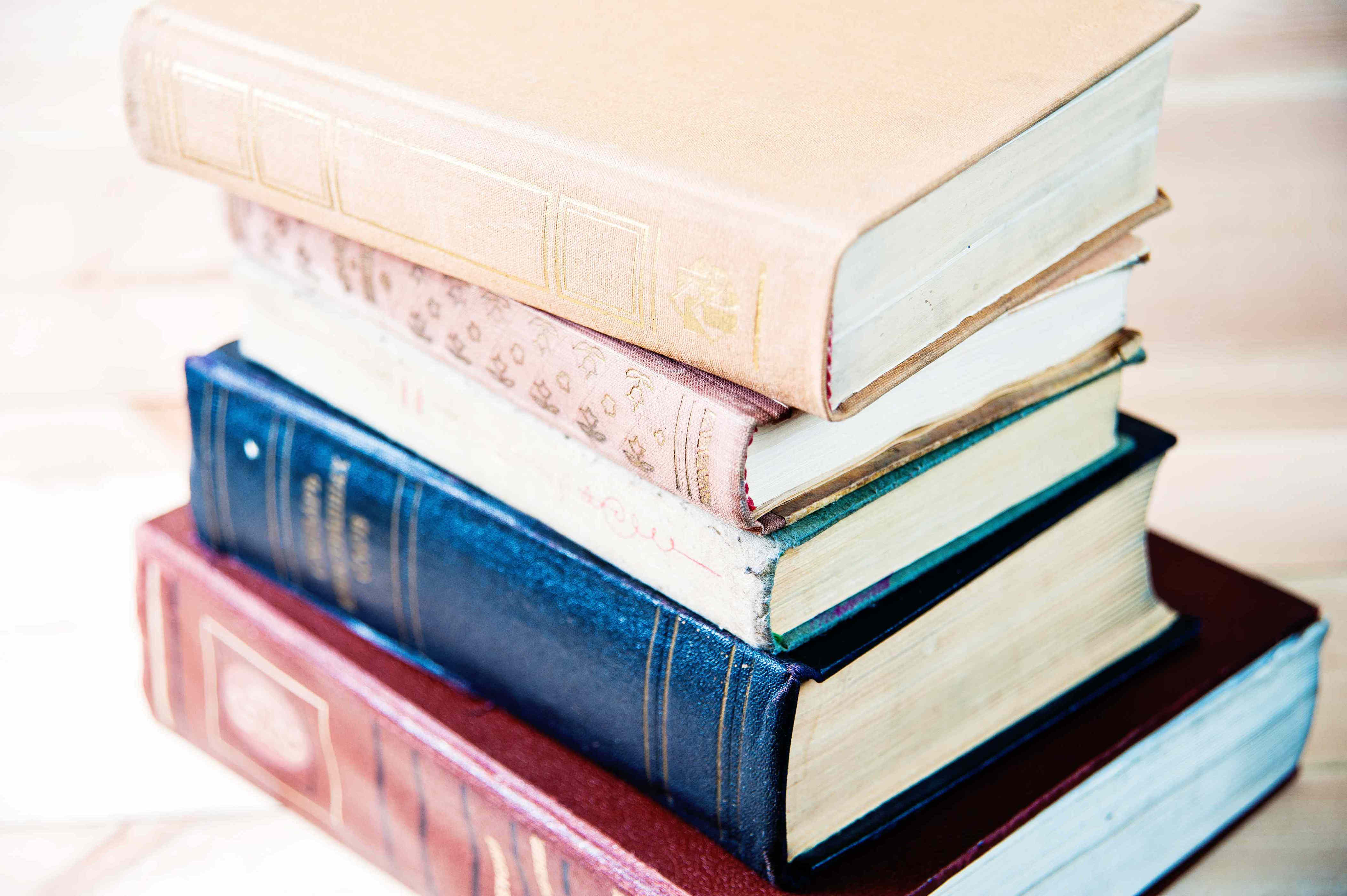 4 Kinds of Books You Should Always Buy at the Thrift Store (Before ...
