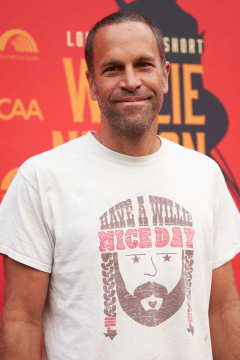 ‘Upside Down’ singer Jack Johnson to play Grand Rapids amphitheater