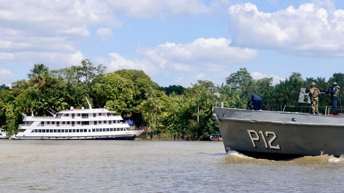Bolsonarismo inunda redes com fake news sobre barco usado por Lula na COP30