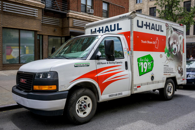 U-Haul’s Genius Breakup Ad Just Went Mega Viral — Even AT&T Jumped In