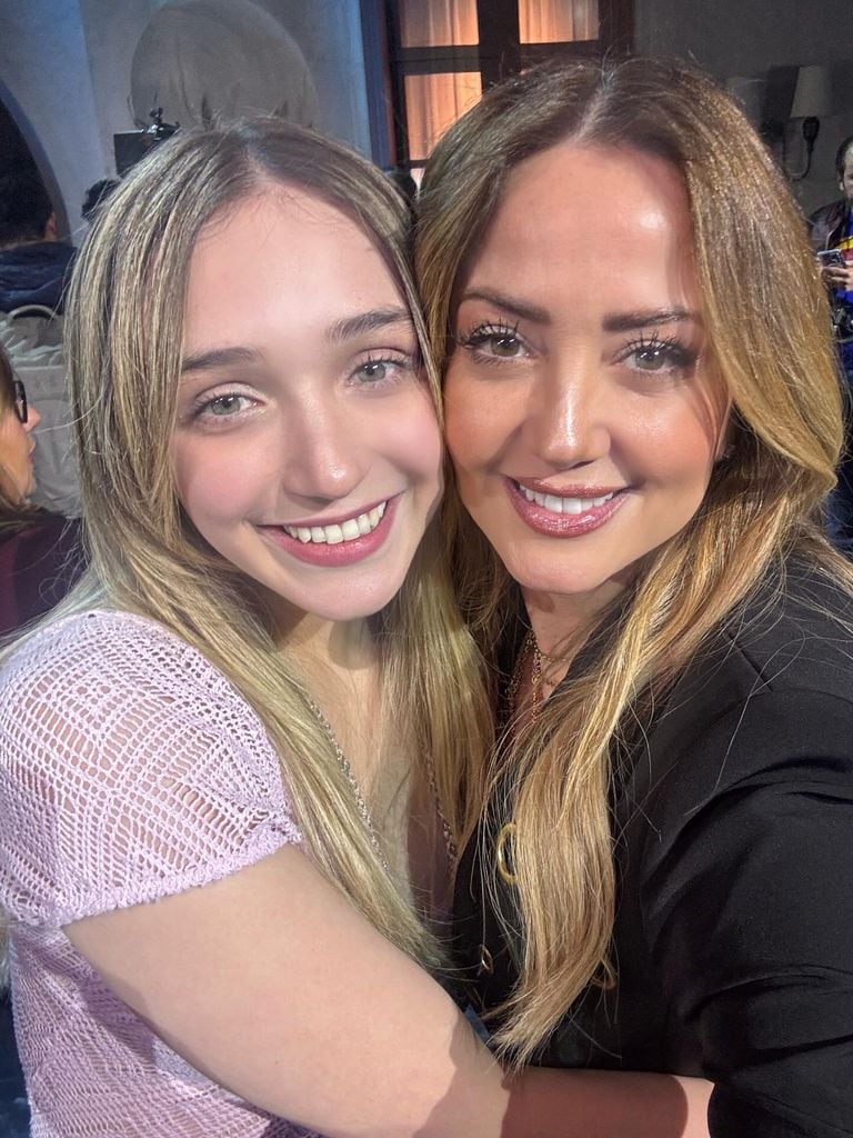 Andrea Legarreta, unida a su hija Nina durante el inicio de su nueva ...