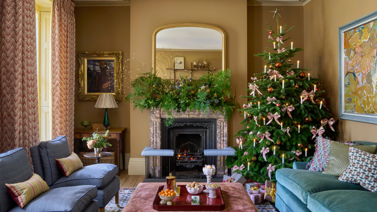 The Most Beautiful Christmas Homes from Our Archives – 7 Timeless ...