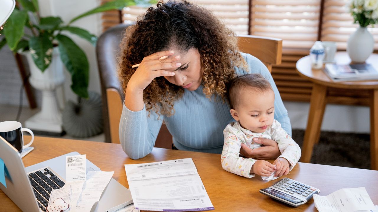4 signs you have too much credit card debt