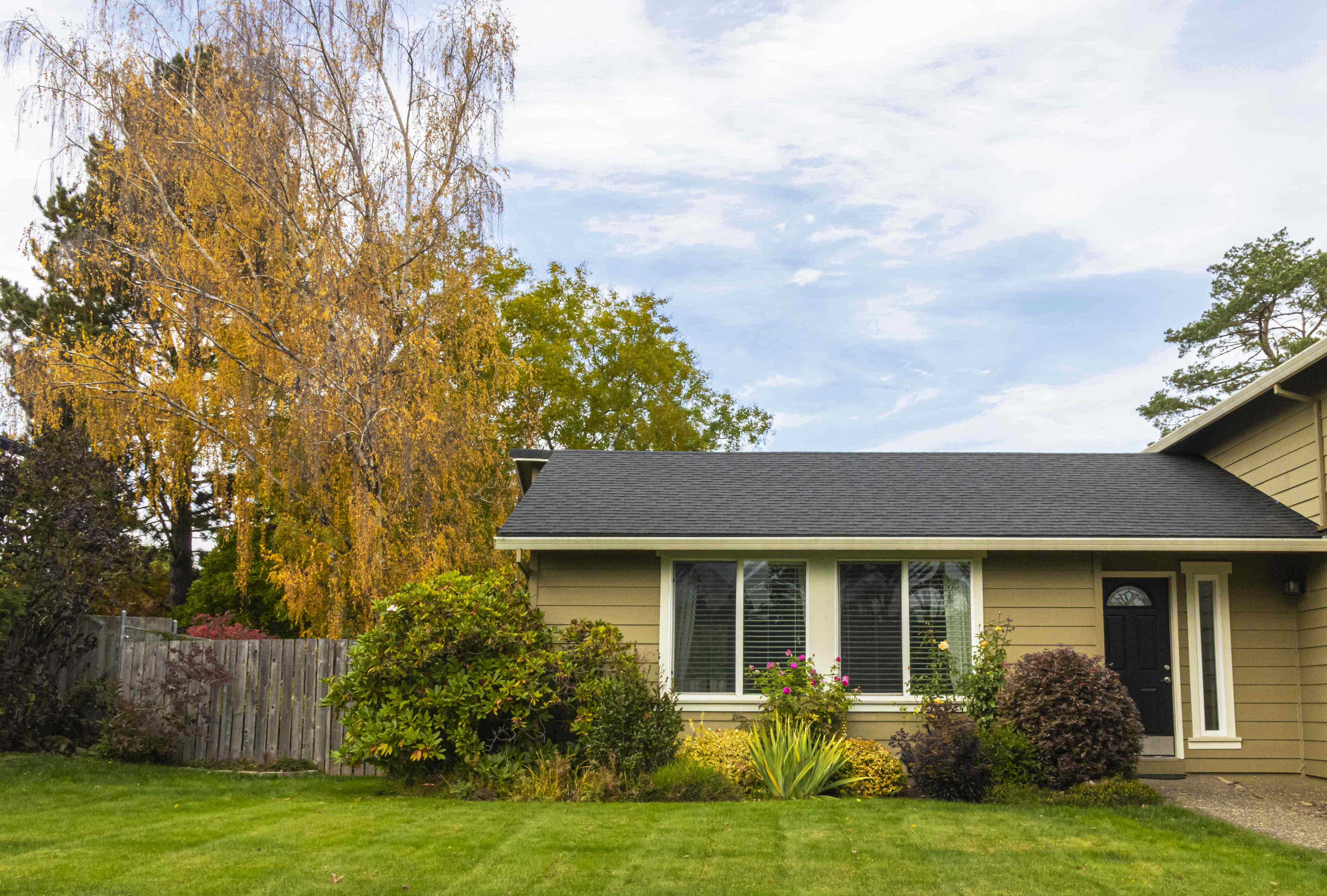 How to Know When It’s Time for Your Final Lawn Mow of the Season
