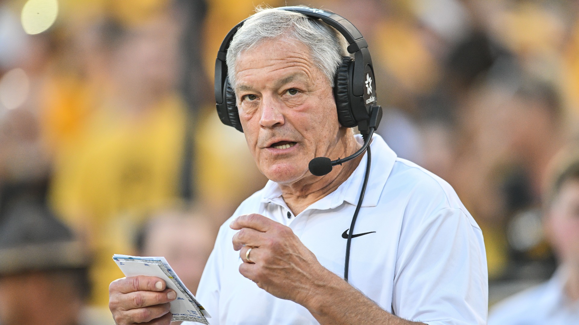 Oregon vs. Iowa Game Preview: Ducks Favored by 6.5 Points