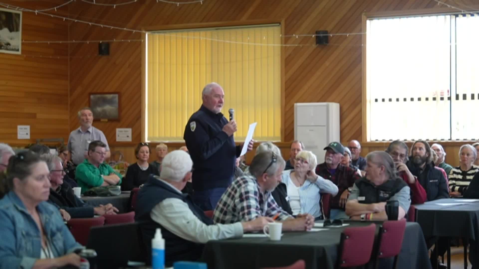 Emergency services personnel raise the alarm over poor mobile service ...