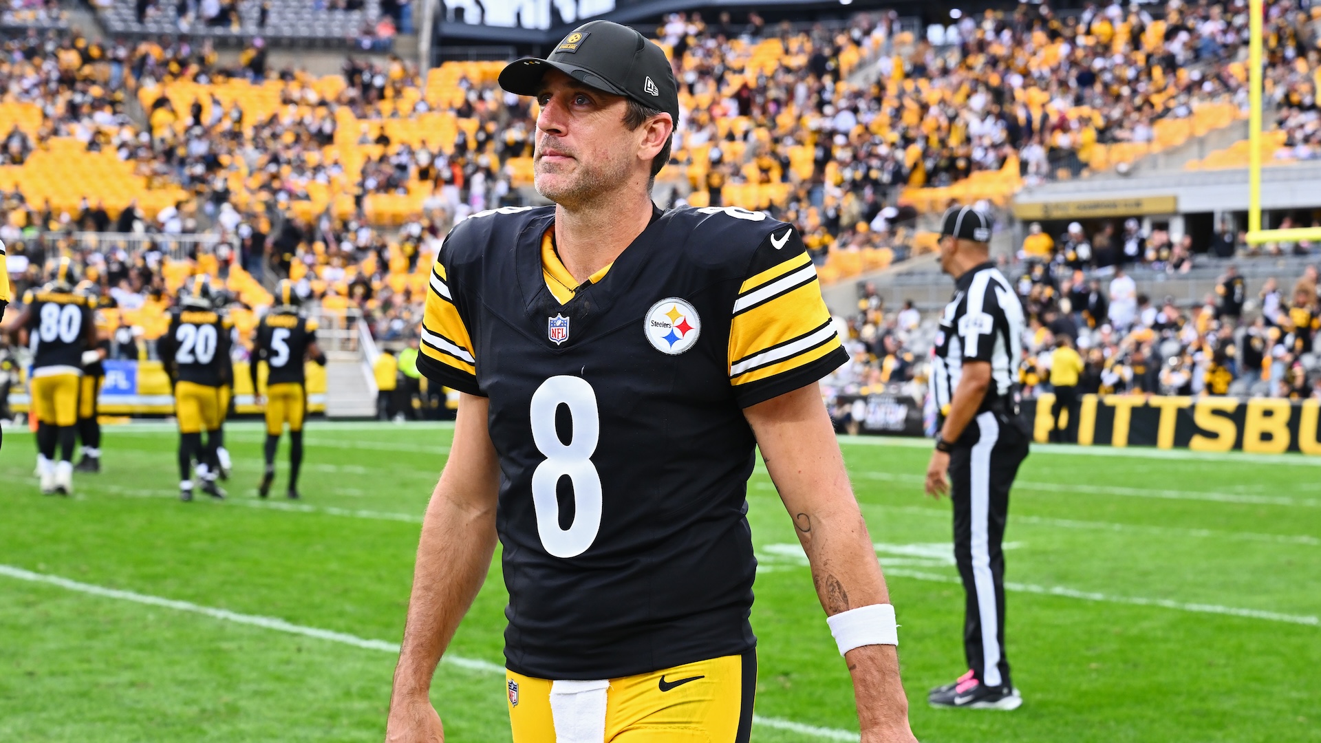 NFL Insider Stirs the Pot on Steelers QB Plan With Aaron Rodgers