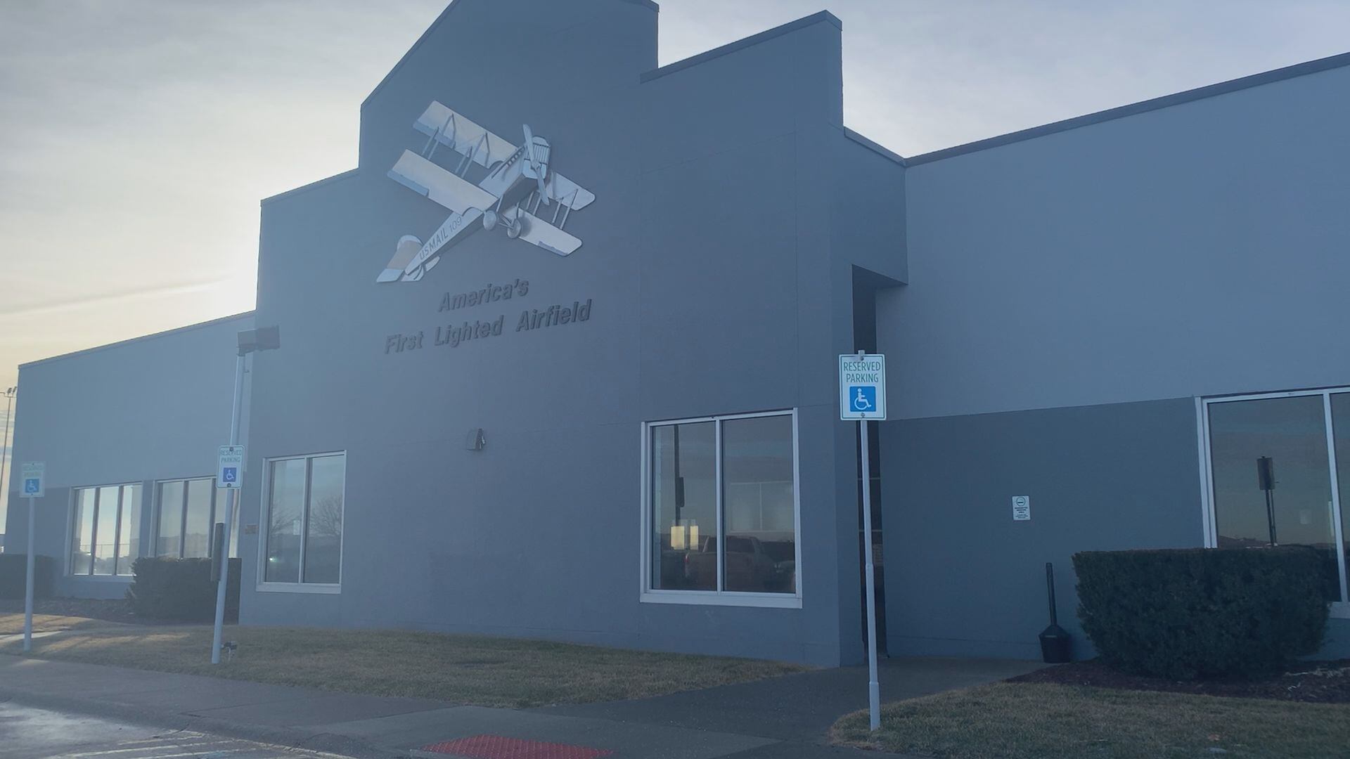 North Platte Airport seeks midday flight as morning connection returns