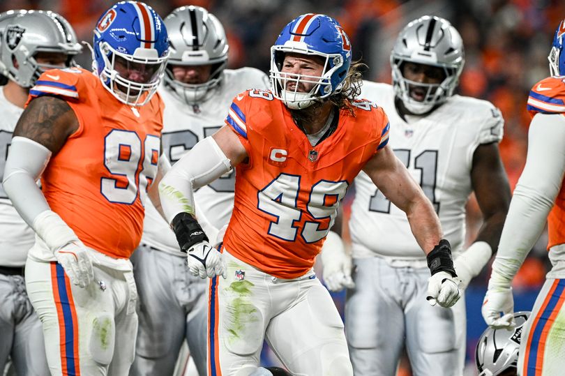 Amazon Prime cameras quickly cut away from NFL star performing rude gesture