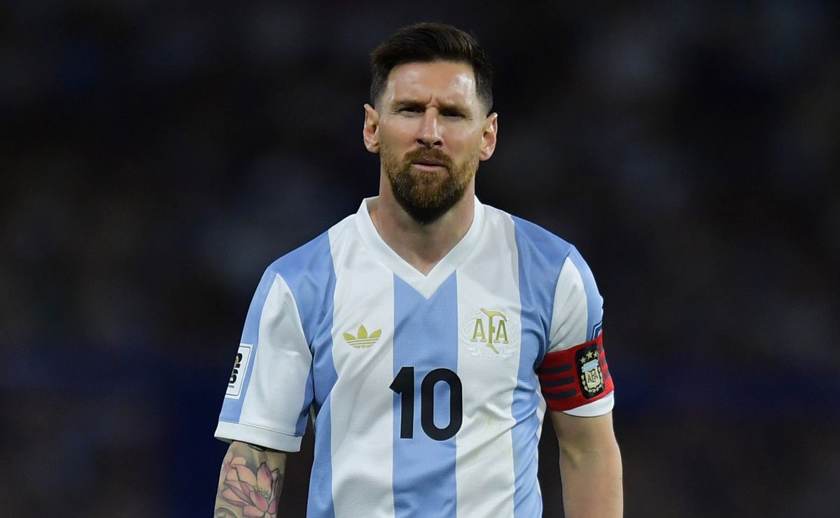 Messi Gives Strongest Hint Yet at 2026 World Cup in New Argentina Kit Video