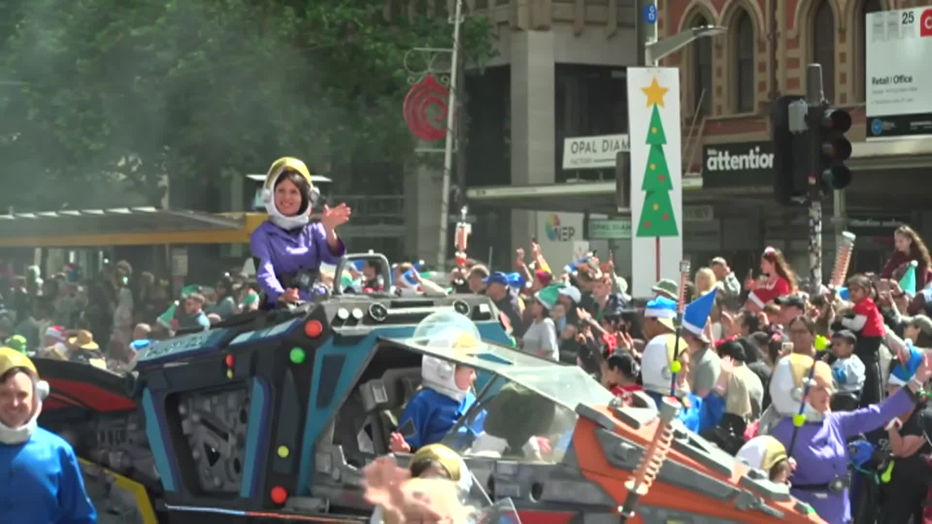 Thousands line the Adelaide streets for annual Christmas parade