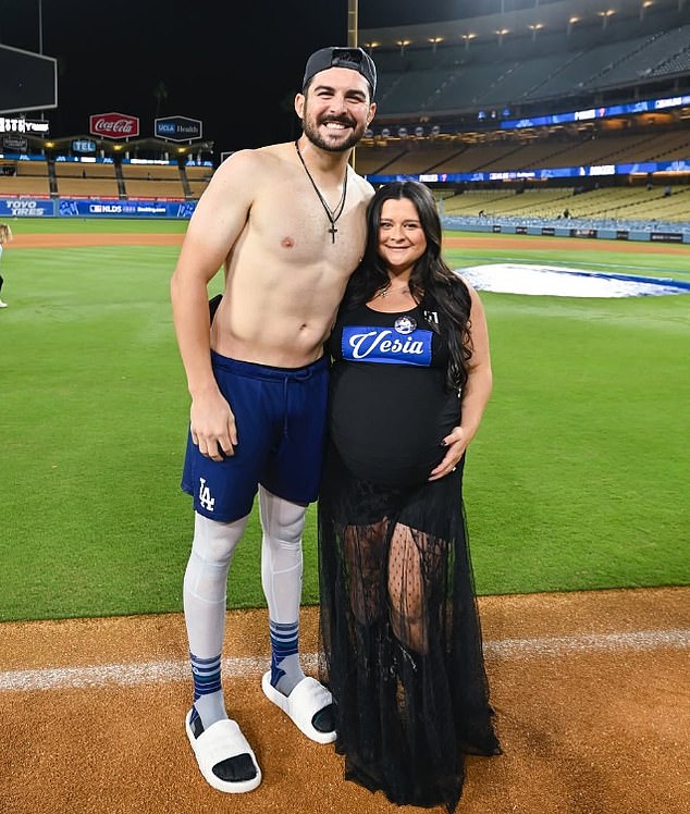 Los Angeles Dodgers star Alex Vesia mourns death of baby daughter in ...