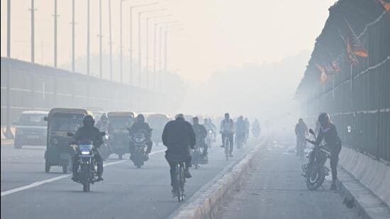 Stubble smoke, cold winds keep Delhi covered in haze