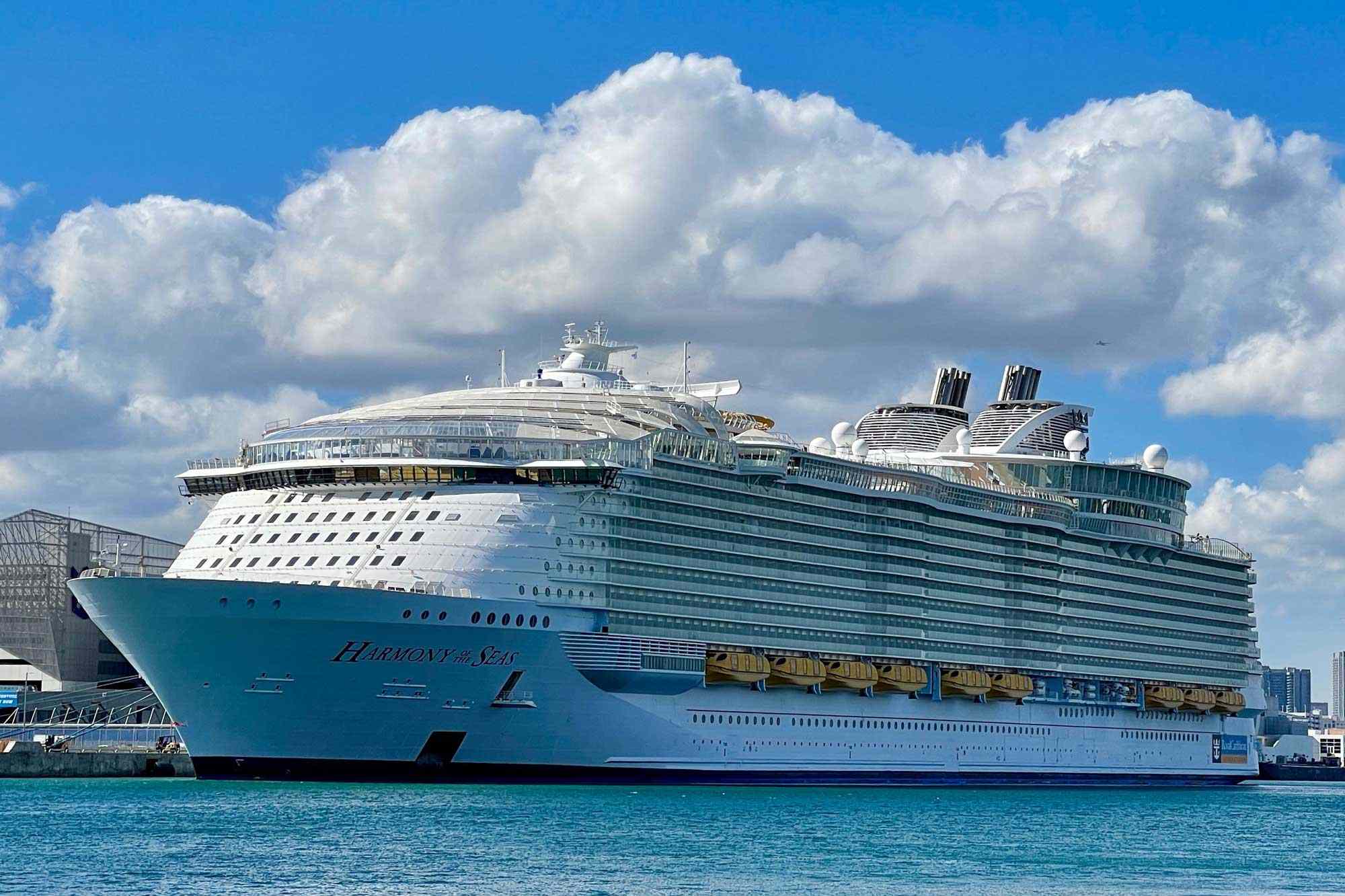 2 Kick Streamers Reportedly Thrown Off Royal Caribbean Cruise After ...