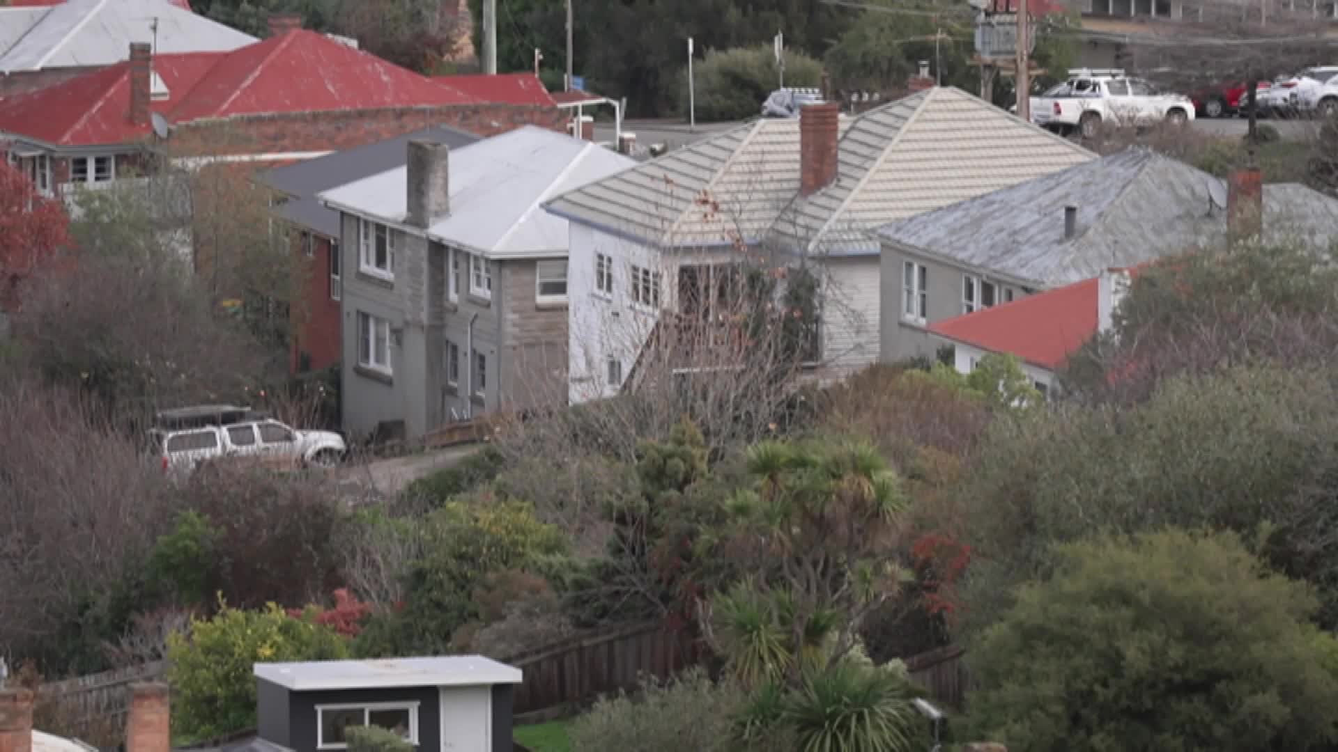 Single mothers struggle to re-enter housing market following divorce