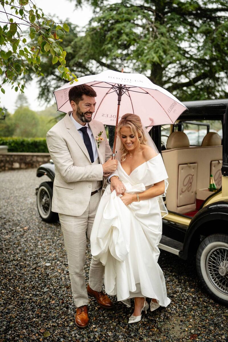 Wedding of the Week: Jane and Simon receive the royal treatment on ...