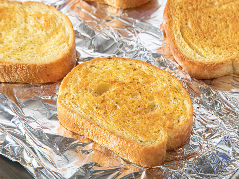 We taste-tested 11 frozen garlic breads—this 1 was the clear winner