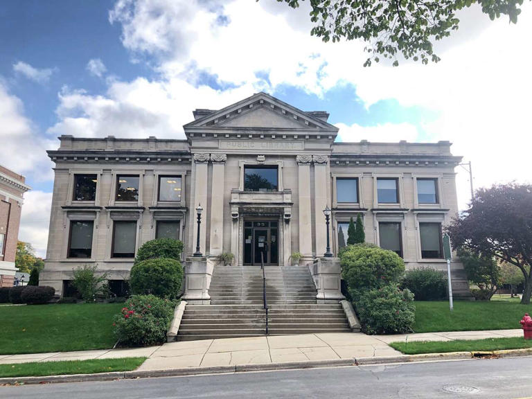 Manistee County Library gets $10K Carnegie grant