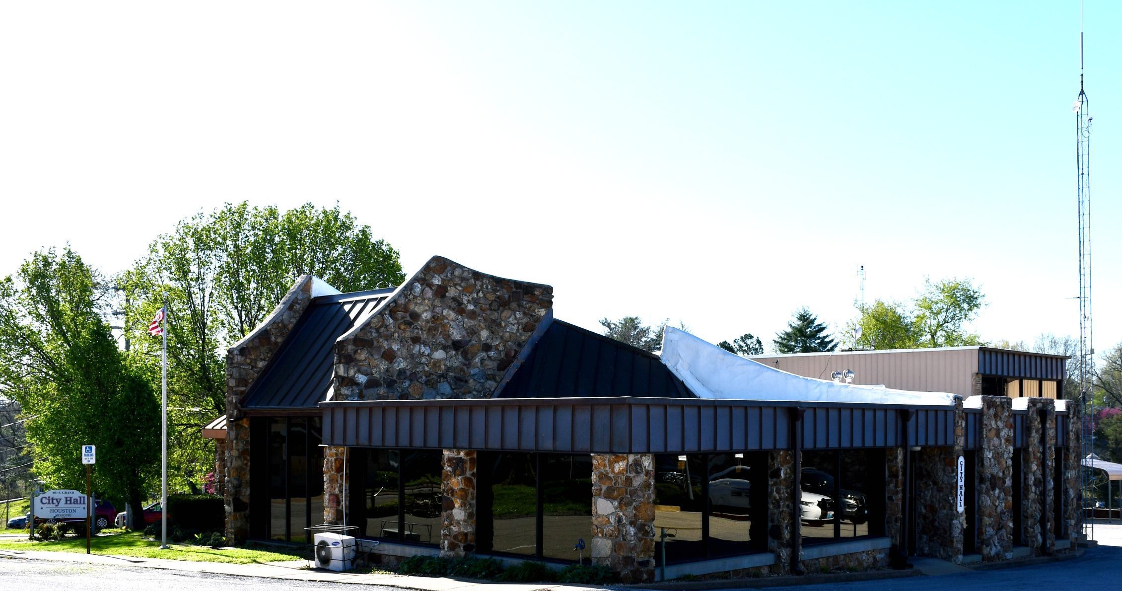 City discusses playground equipment, postpones decision