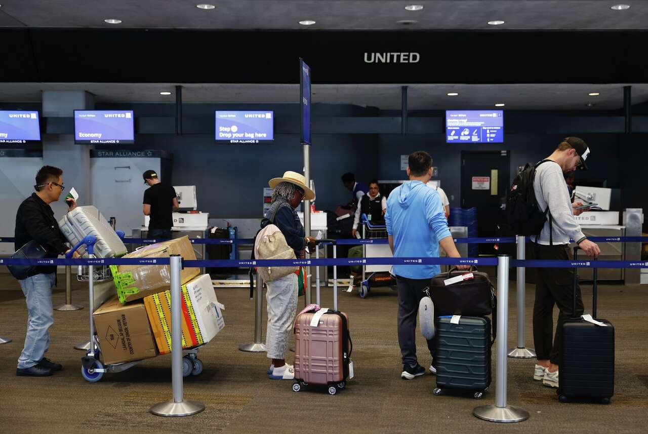 Live updates: FAA flight cuts causing massive delays at SFO, Oakland ...